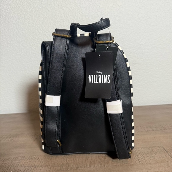 Loungefly | Bags | Loungefly Disney Snow White And The Seven Dwarfs ...